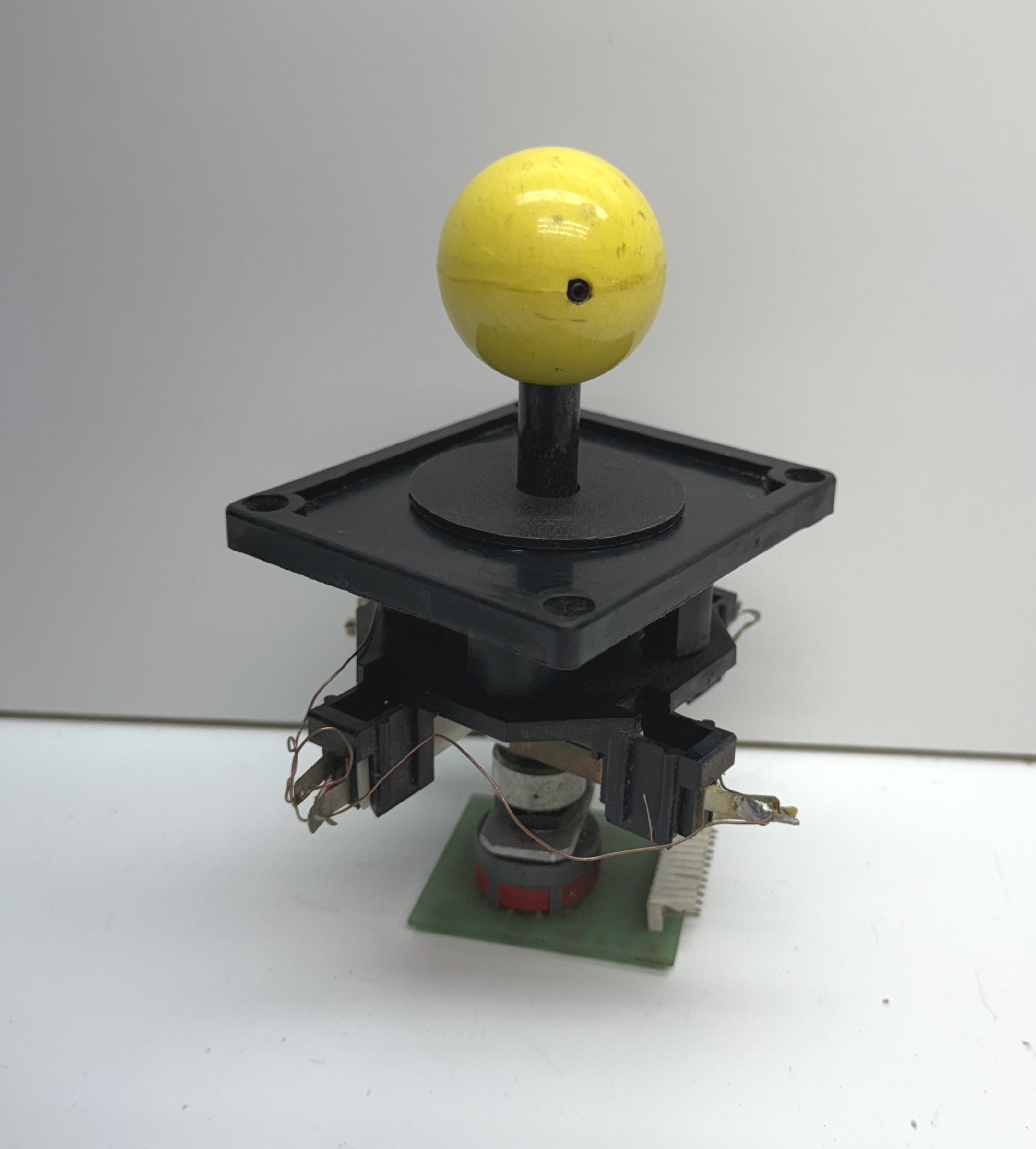 Wico Rotary Joystick with Yellow Ball – QuarterArcade.com
